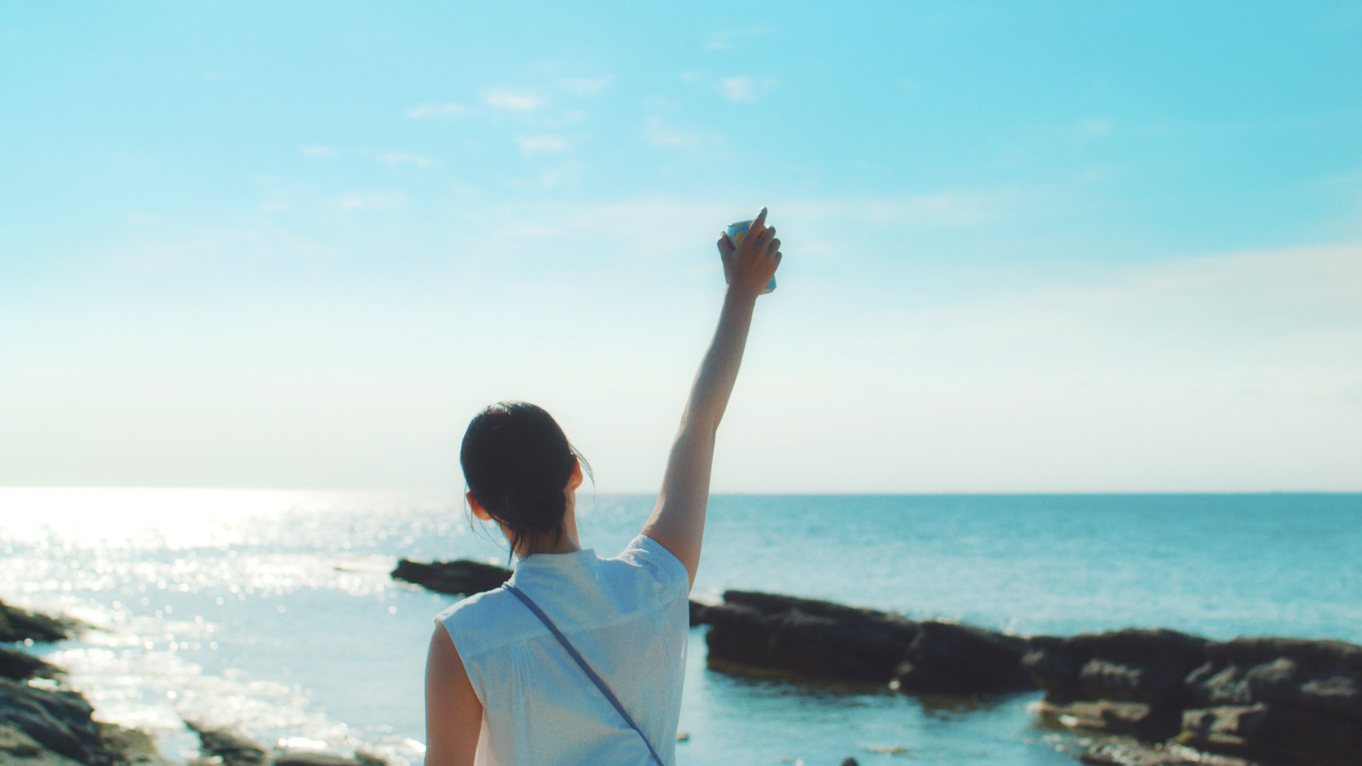 注目の若手女優・石井杏奈さんが新TVCM 『氷結®まだ知らなかった青篇』に出演！幸福感と躍動感あふれるCMは必見！ – CMNOW WEB