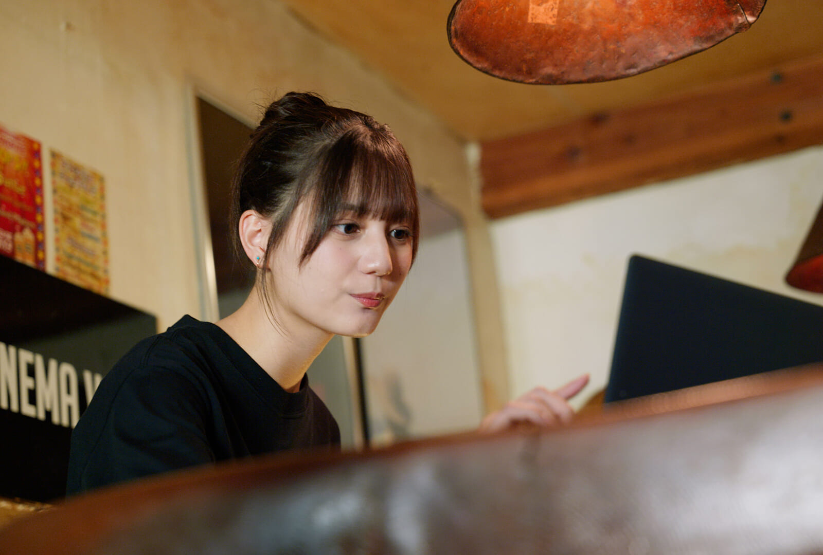 021_守谷香 の写真 | CMNOW | 玄光社