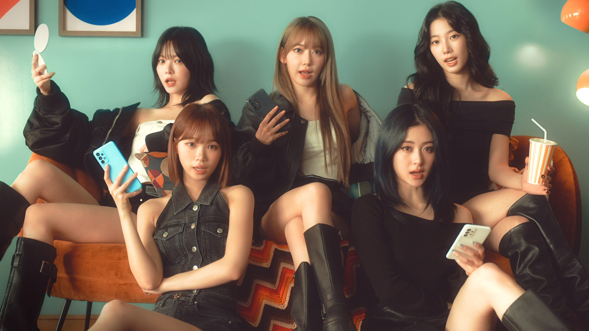 「Indeed」新TVCMシリーズに、5人組ガールグループ LE SSERAFIMが出演開始！ – CMNOW WEB