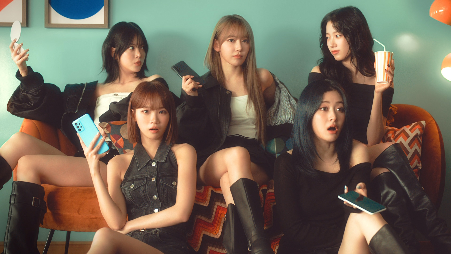 「Indeed」新TVCMシリーズに、5人組ガールグループ LE SSERAFIMが出演開始！ – CMNOW WEB