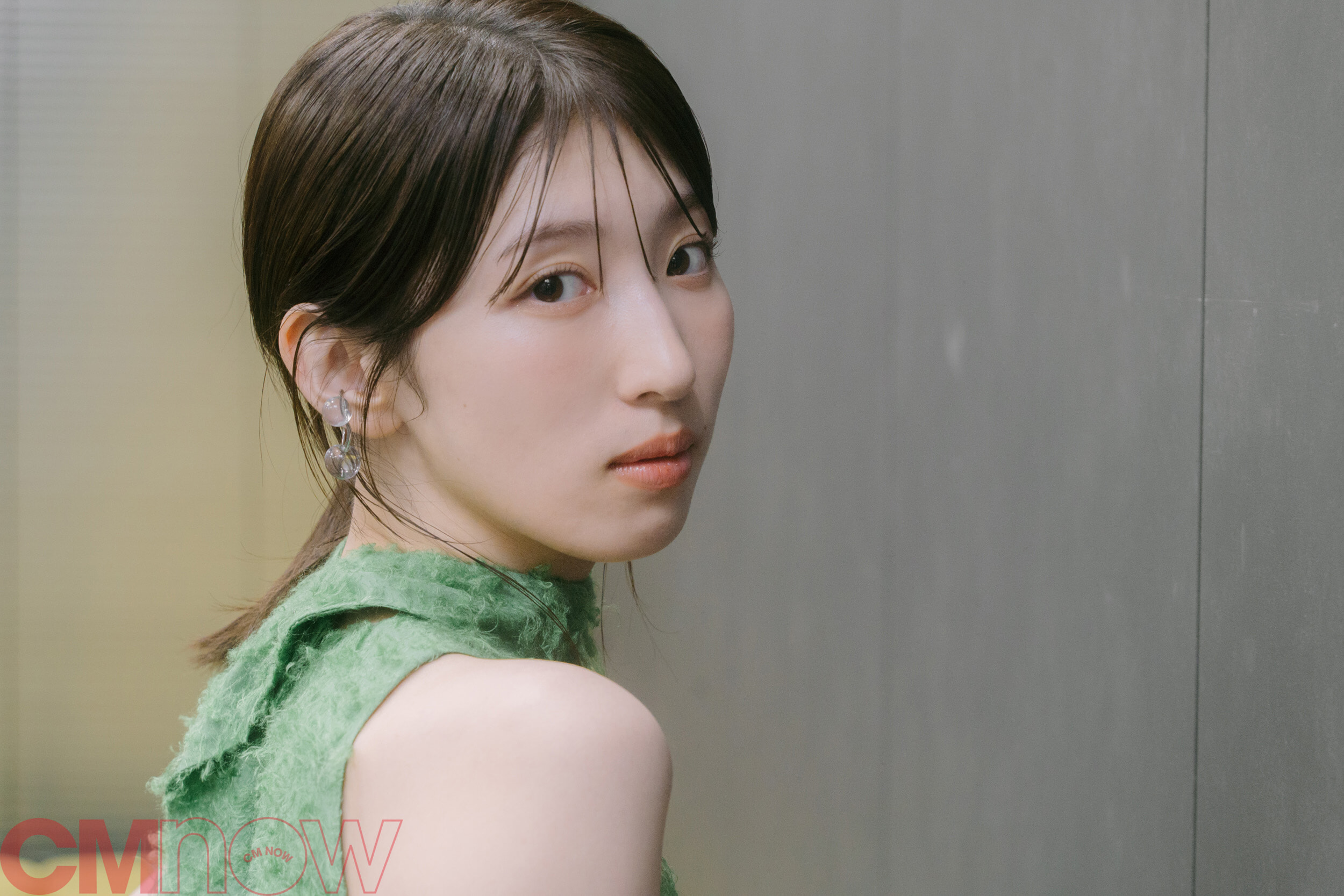 1st写真集「朝食はビュッフェですか」を発売する日比美思に迫る！ – CMNOW WEB