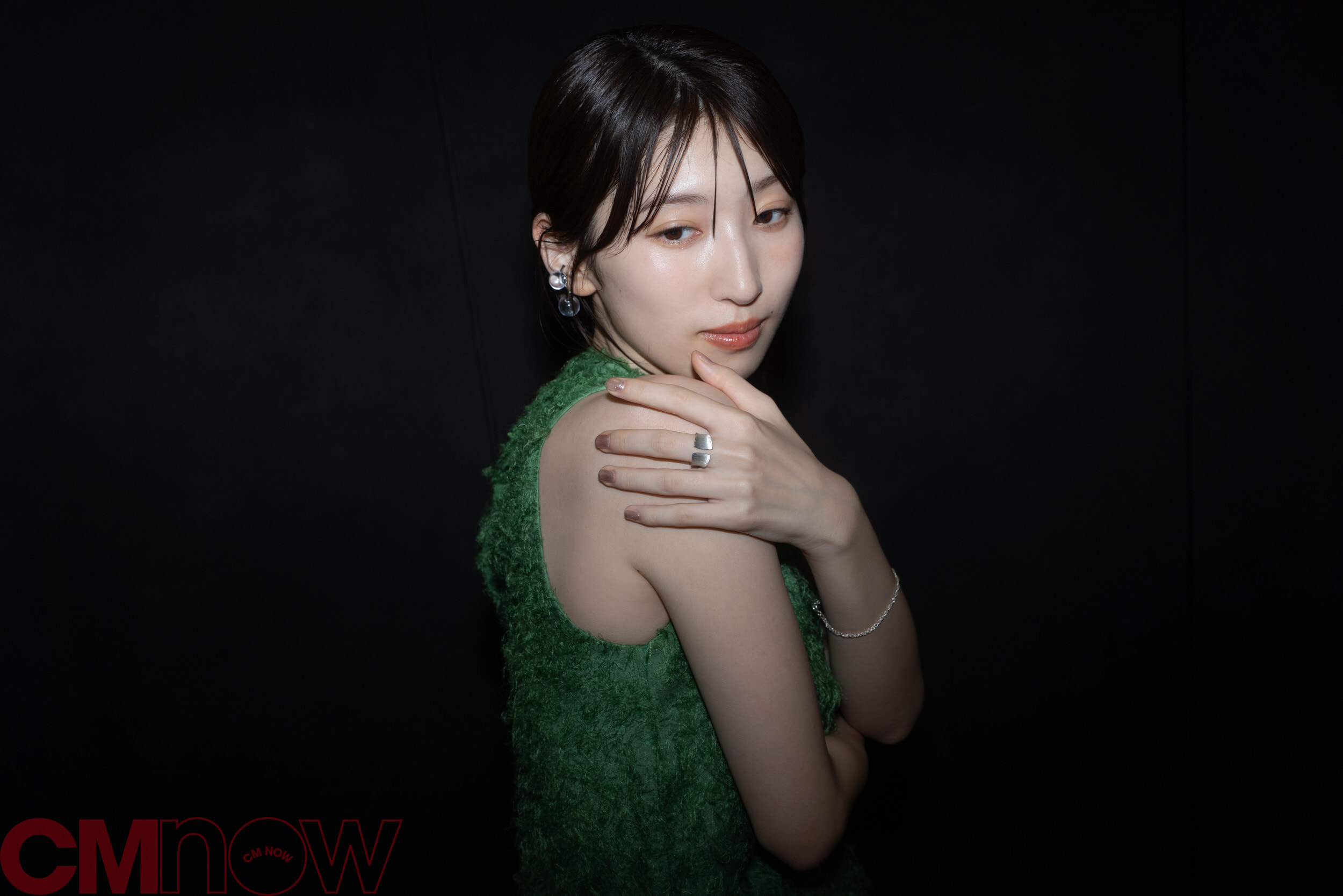 1st写真集「朝食はビュッフェですか」を発売する日比美思に迫る！ – CMNOW WEB