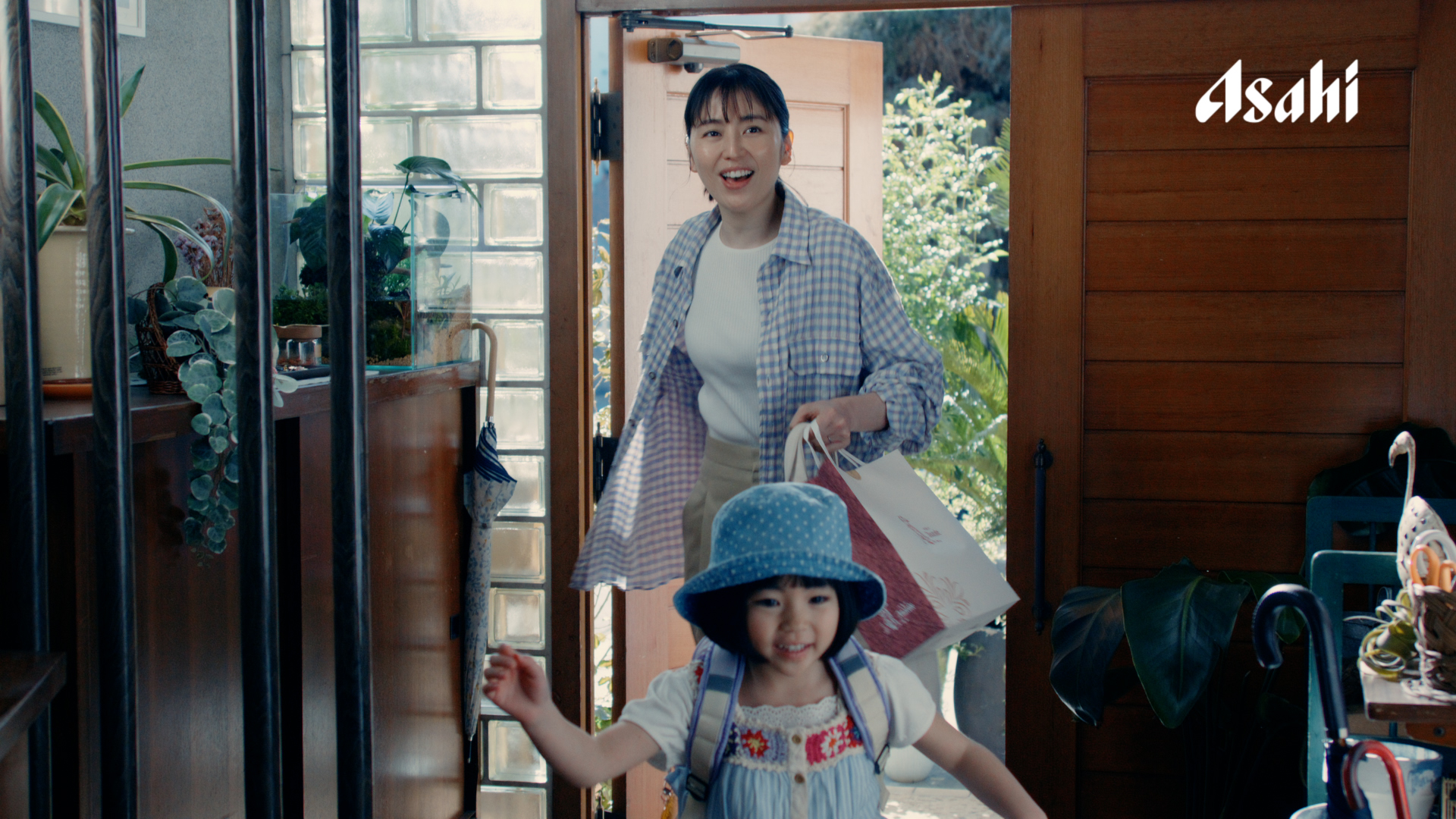 長澤まさみさん出演！ 愛おしいまなざしを送る母役に挑戦。「カルピス」新TVCM – CMNOW WEB